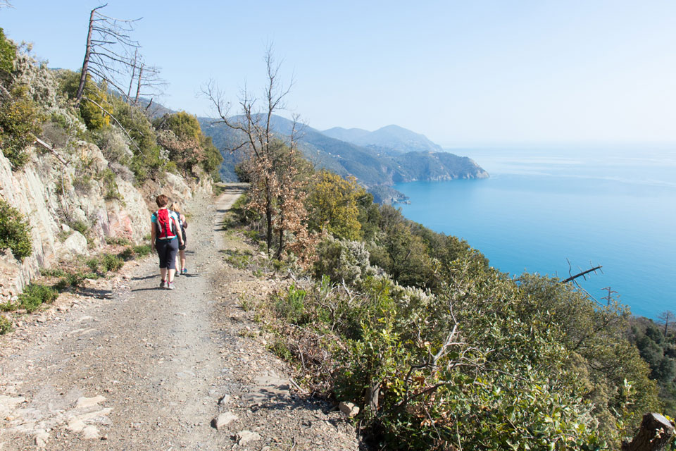 DA MONEGLIA A FRAMURA - SENTIERO LIGURIA-Escursionismo